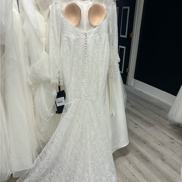 Vera Wang | Dresses | Vera Wang Concepcion Wedding Dress | Poshmark